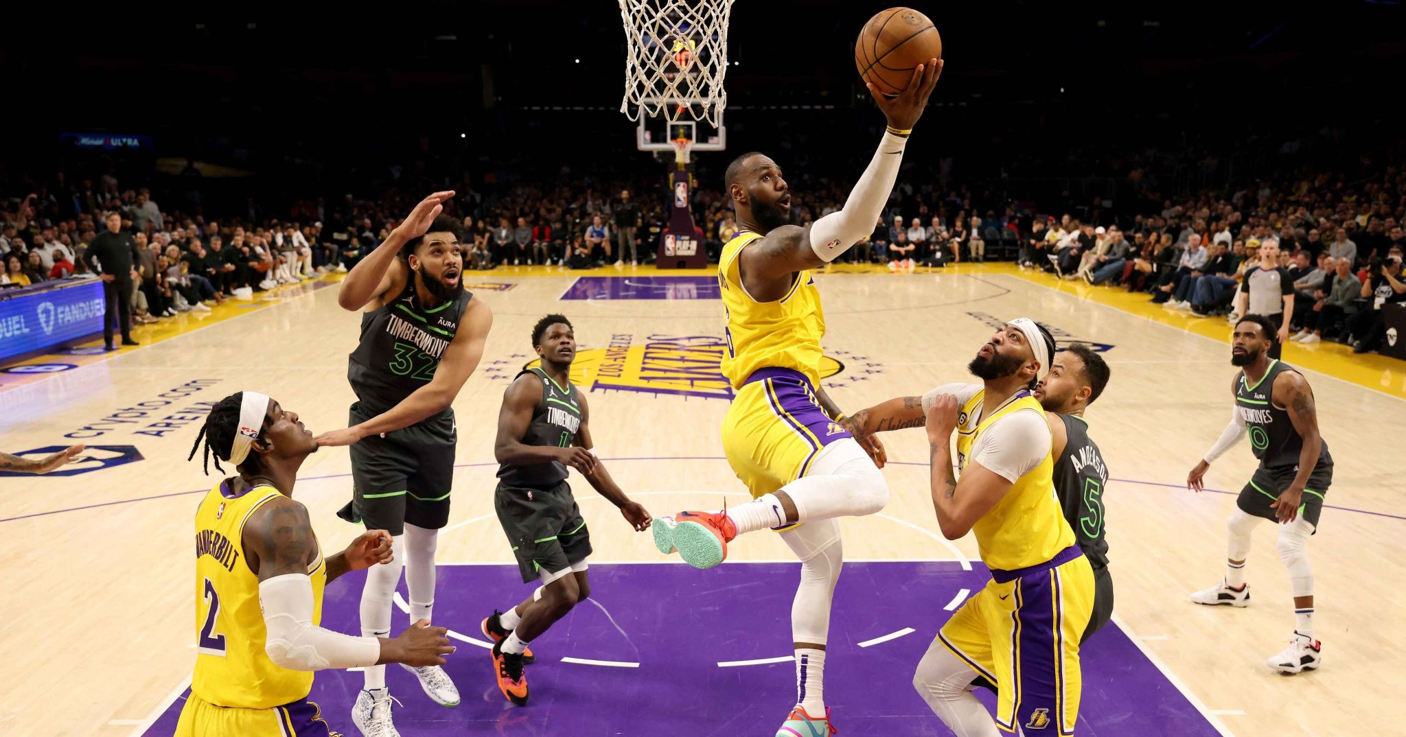 Los Lakers vencen a Timberwolves y consolidan su regreso a los playoffs ...